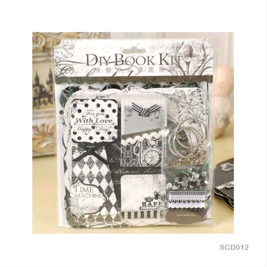 Arteria. DIY Book Kit Monochrome Square
